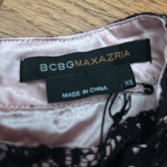 BCBGMaxAzria | Tops | New Bcbg Maxazria Black Lace Top Cap Sleeves Mock Neck Keyhole Back Lined ...